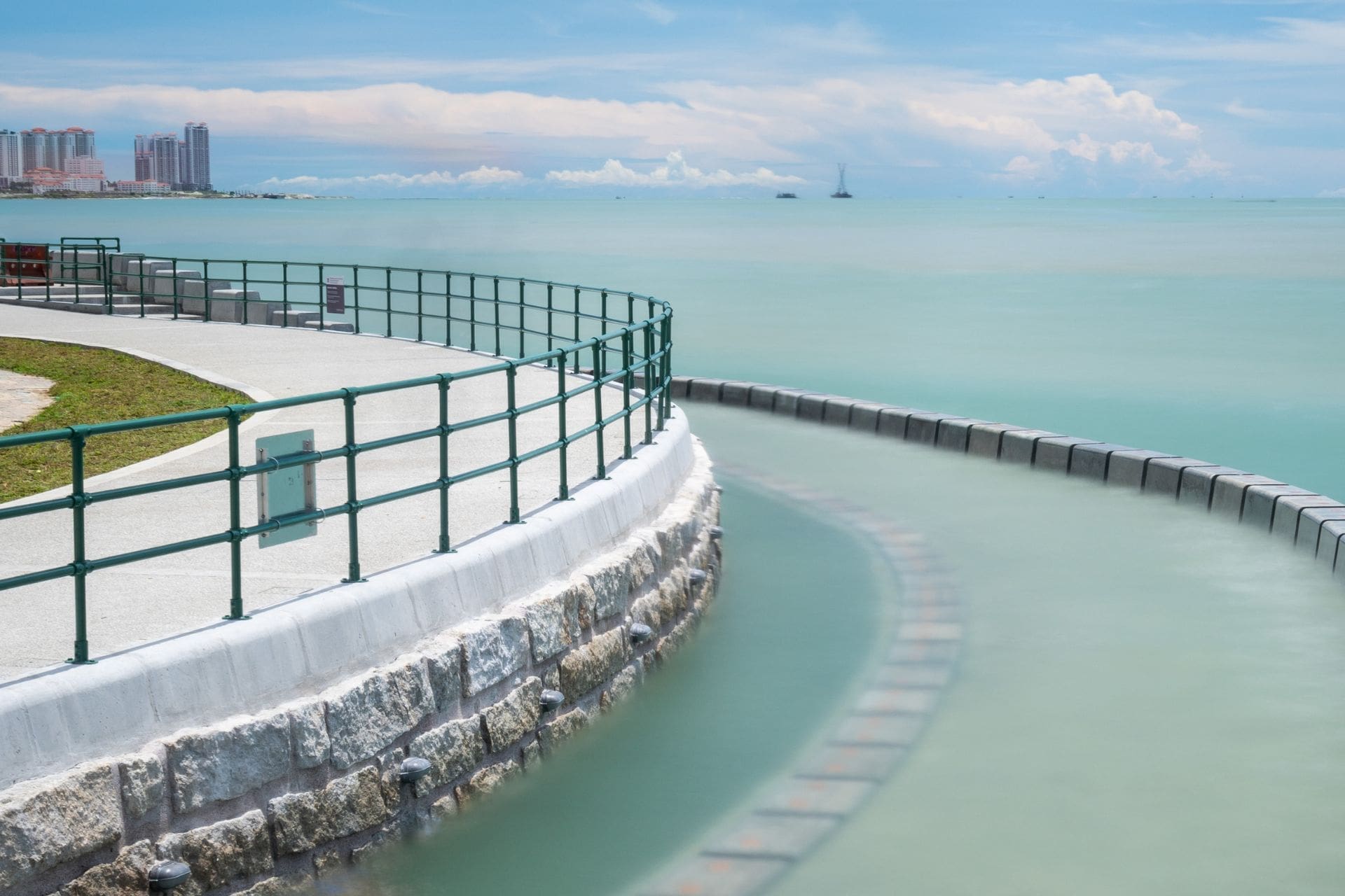 Aluminum Railings Largo, FL | Custom Design & Install