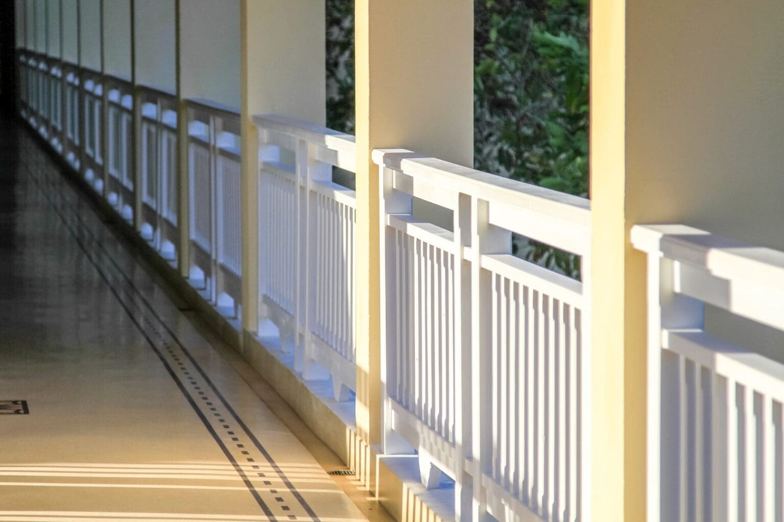 Aluminum Railings Largo, FL | Custom Design & Install